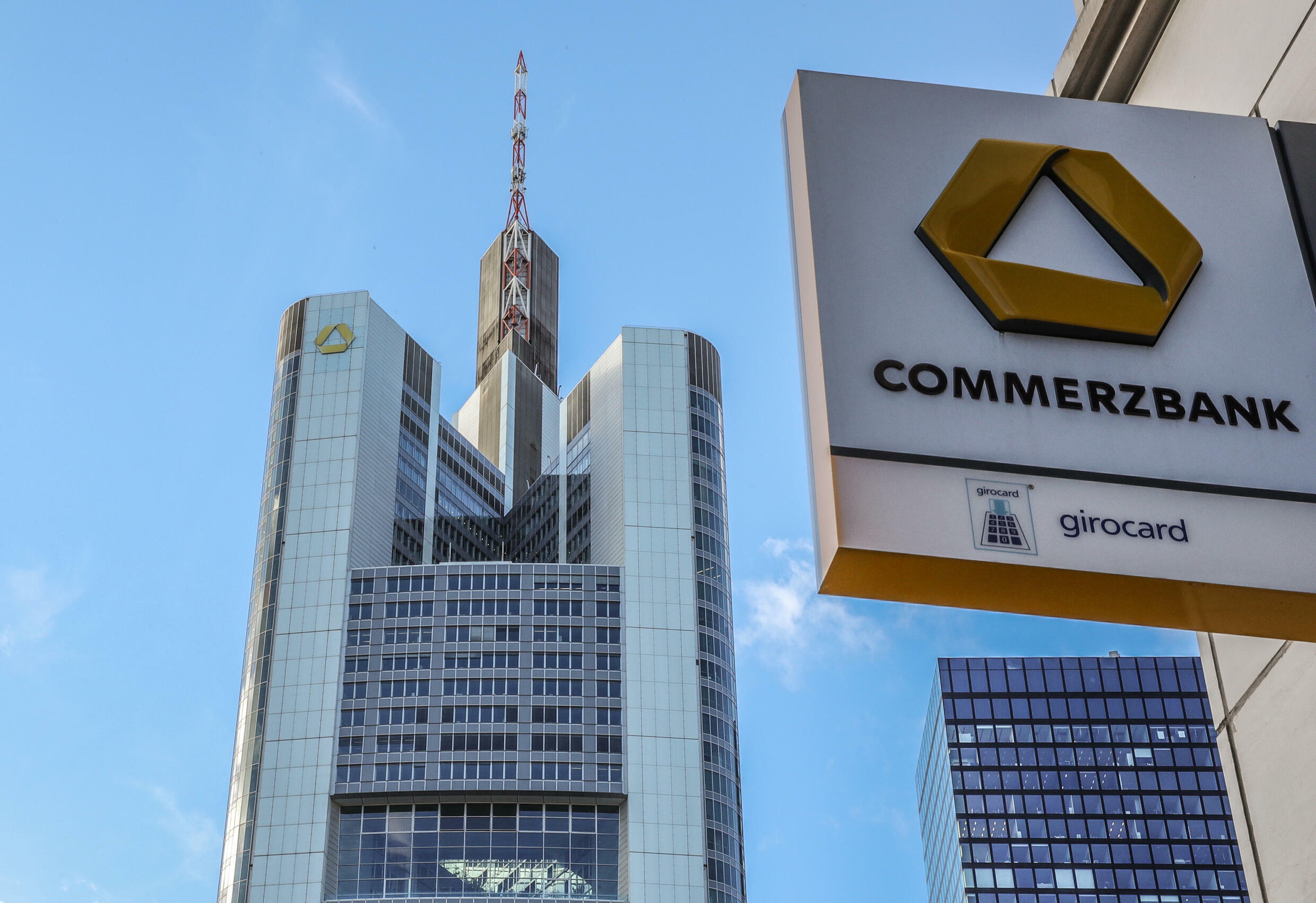 Banco alemán Commerzbank pierde más de 600 millones de dólares en el ...