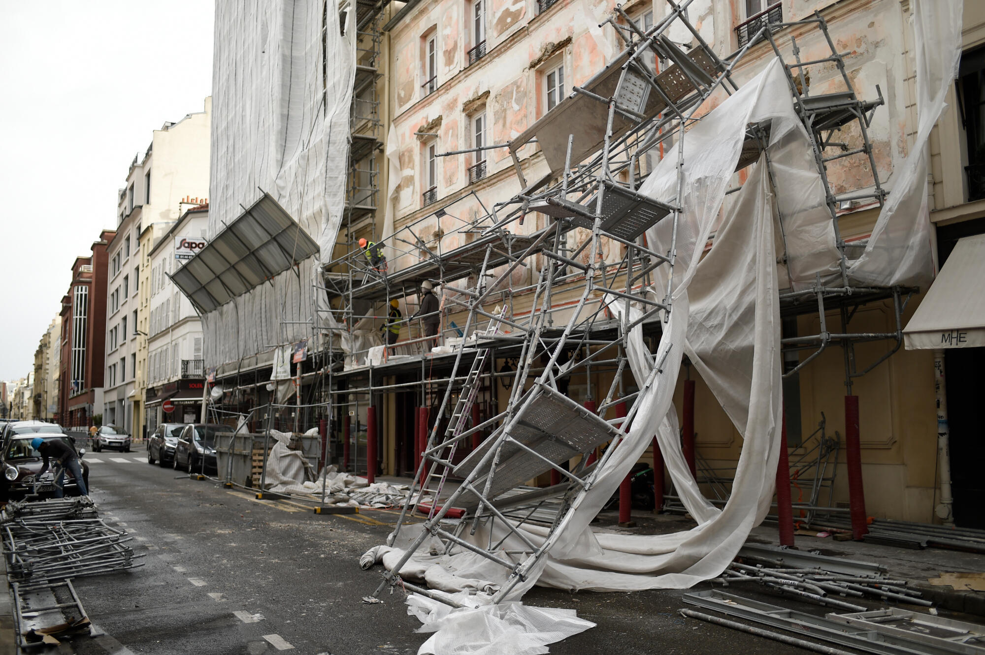 La tempête Eleanor balaye la France, un mort, plusieurs blessés