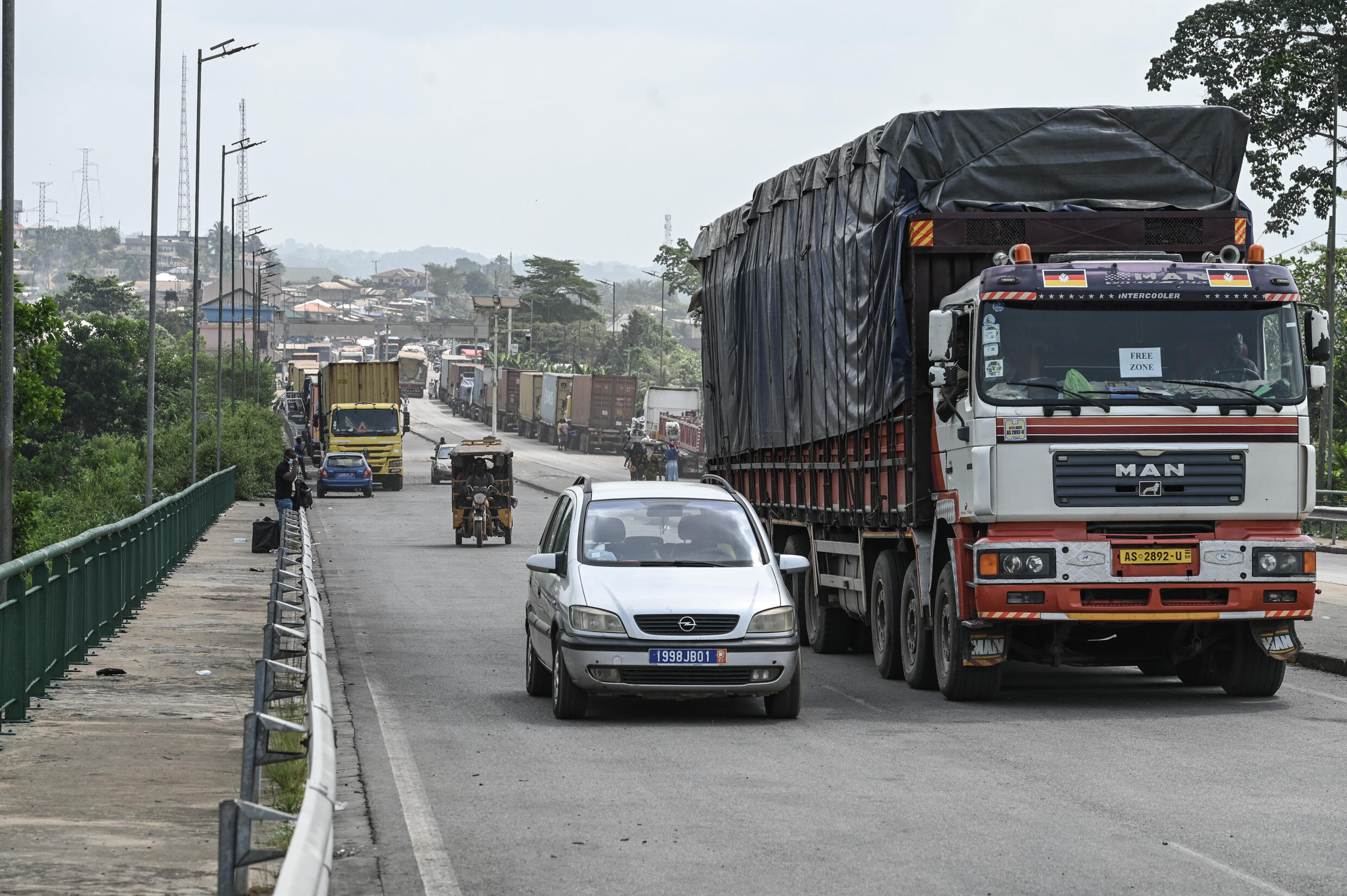 Families rejoice as I.Coast border opens after years of Covid closure