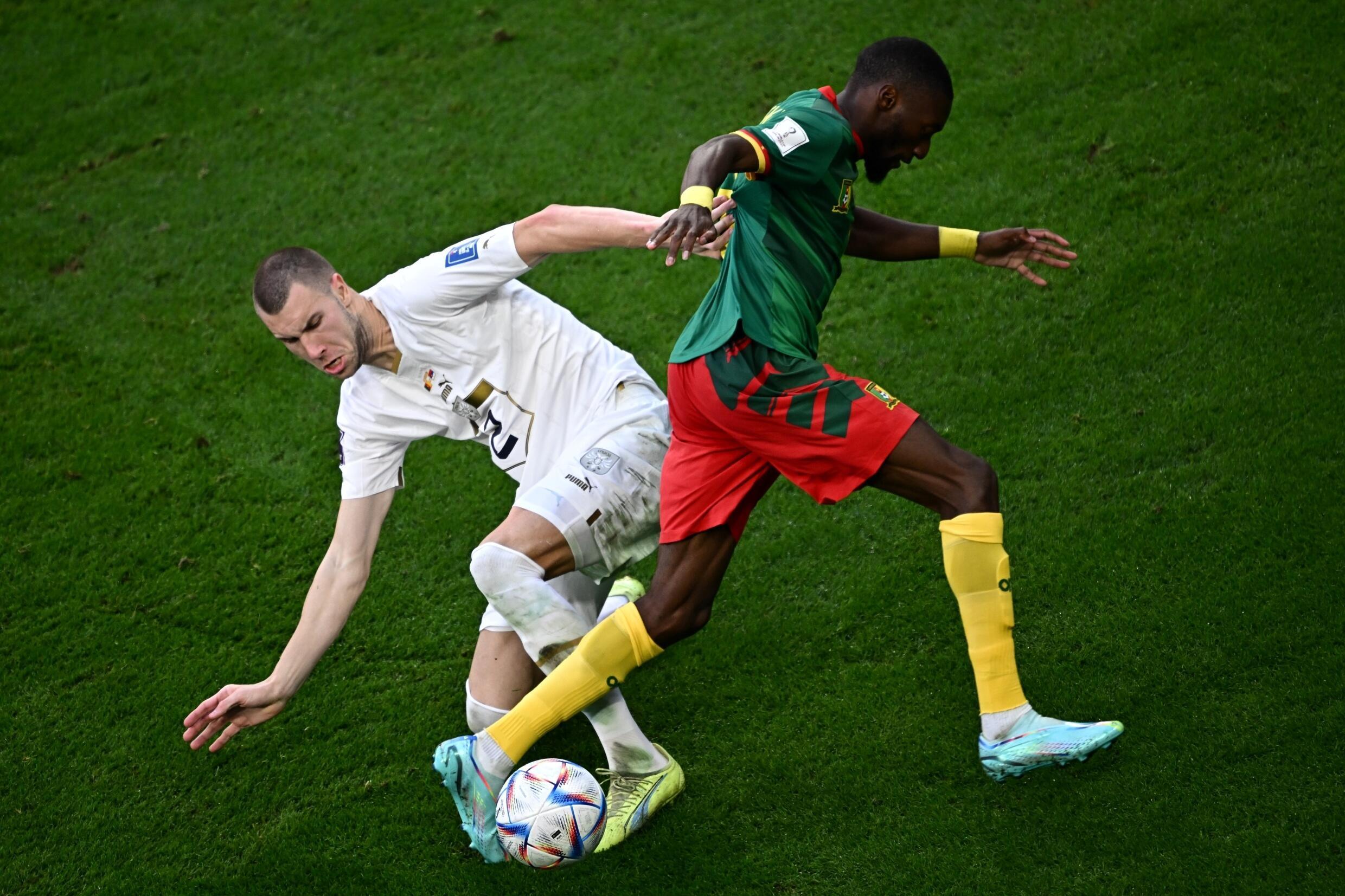 Camerún remonta ante Serbia (3-3) y ambos siguen con vida en el Mundial