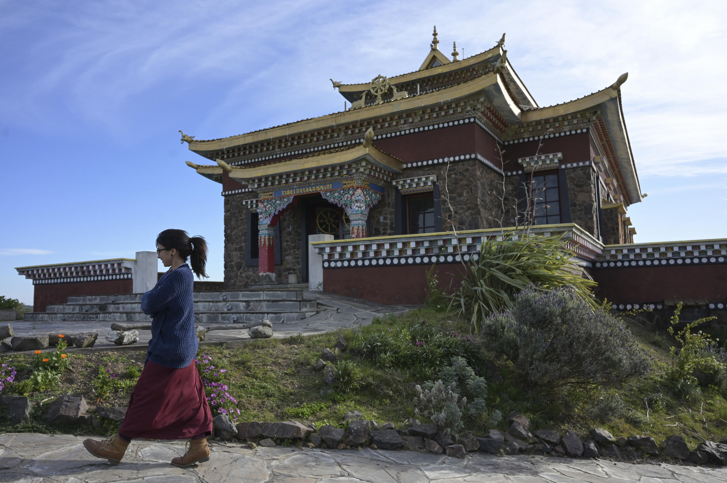 Del Tíbet al sur de América: un templo budista oculto en las sierras ...