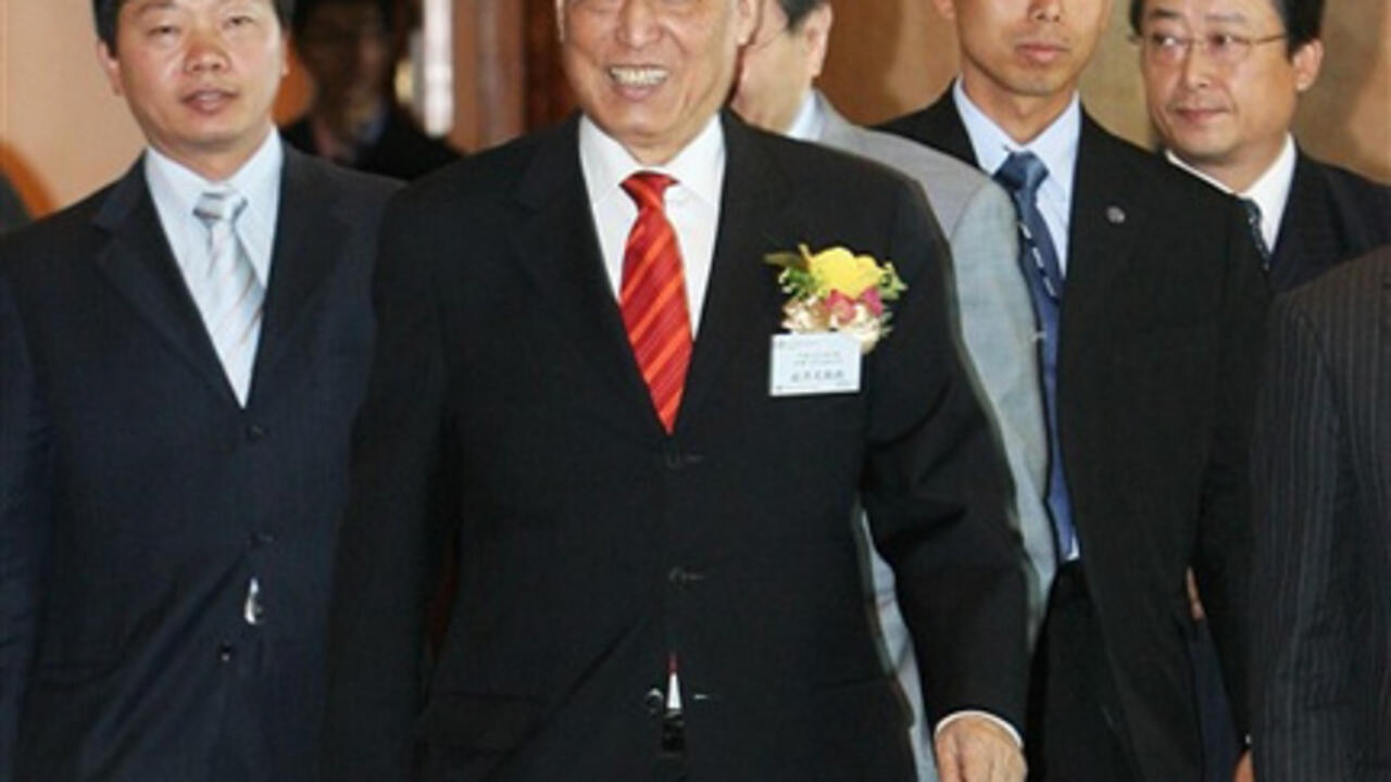 中國官媒猛批西方之際 成思危強調應不賣不買美債