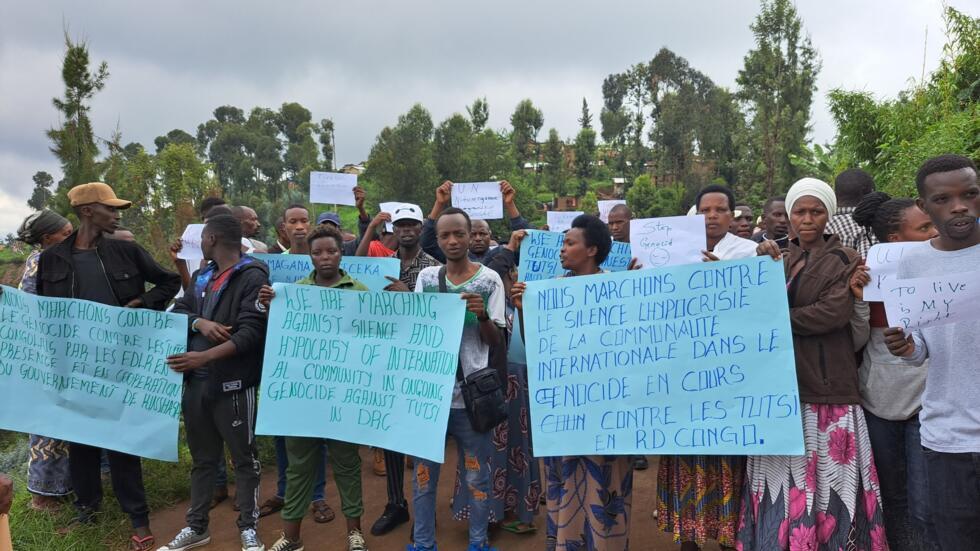 Violences en RDC: des réfugiés congolais au Rwanda réclament de pouvoir ...
