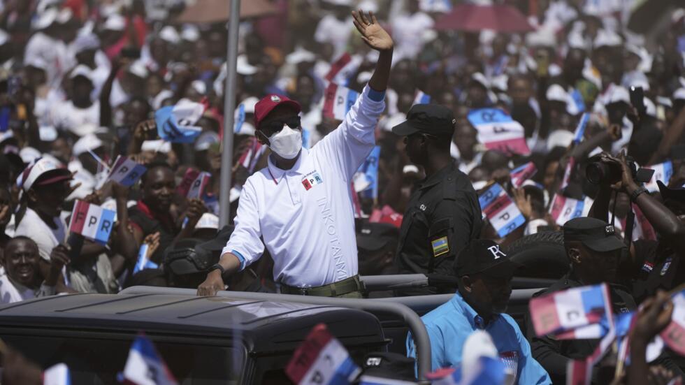 Élections au Rwanda: Paul Kagame confiant lors de son dernier meeting ...