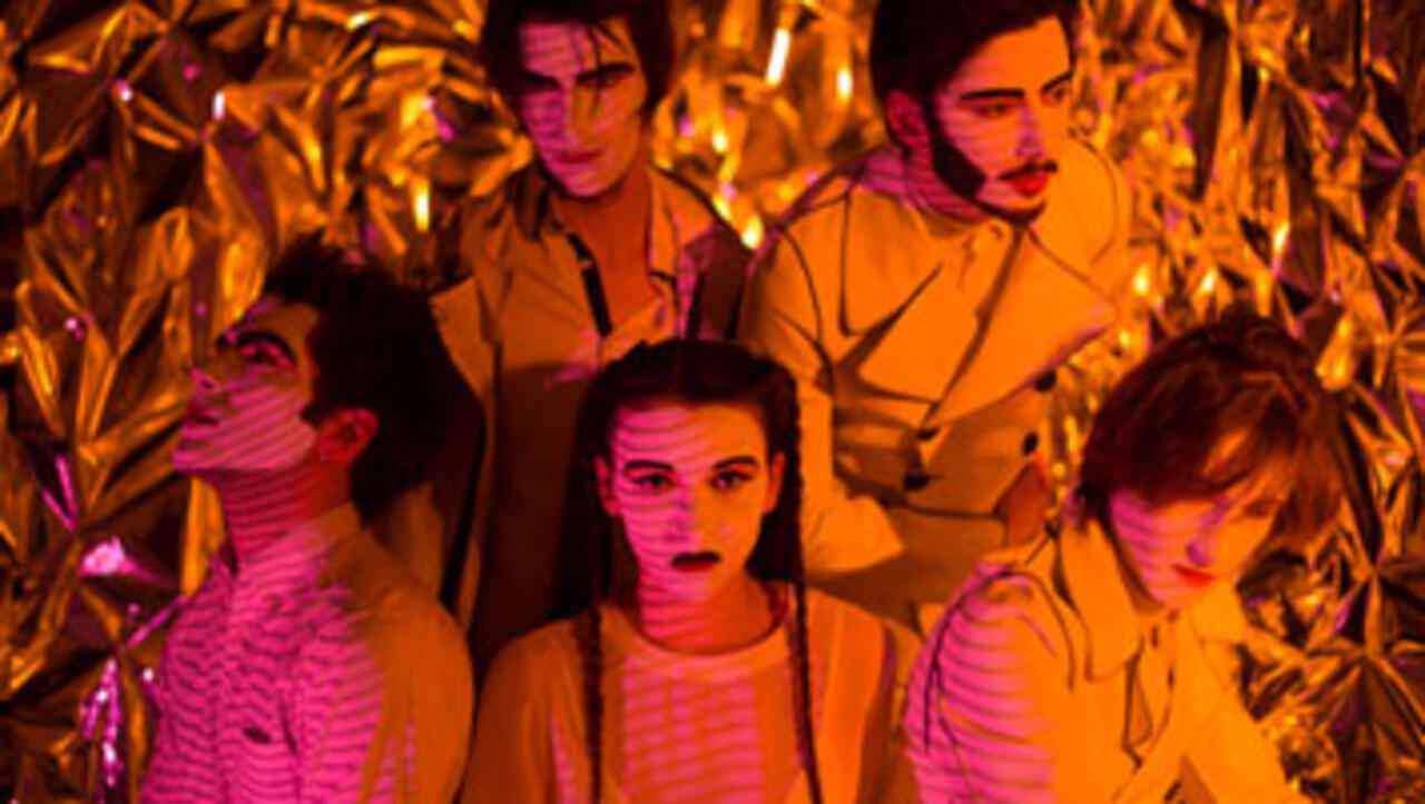 Avec son electro-pop en français, Minuit assure la relève - La bande ...