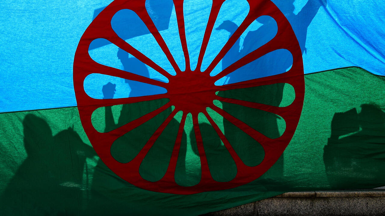 À la Une: il y a 50 ans, naissait l’Union romani internationale