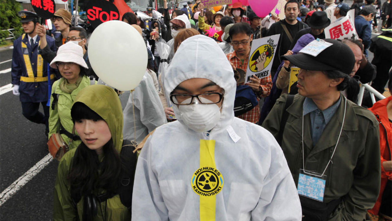 Thousands protest against nuclear power in Japan