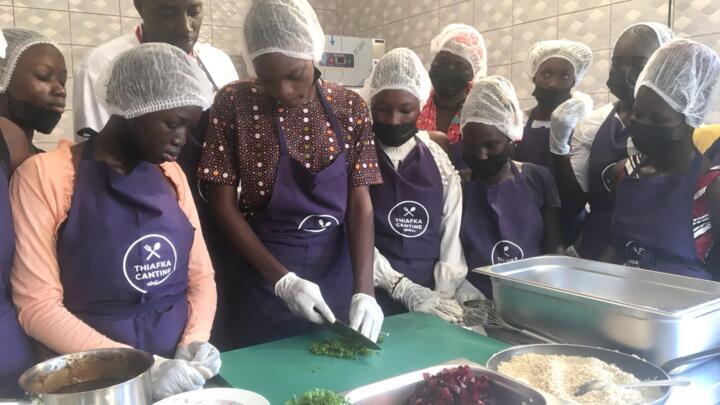 Sénégal: quelle alimentation dans les cantines scolaires ? - Reportage ...