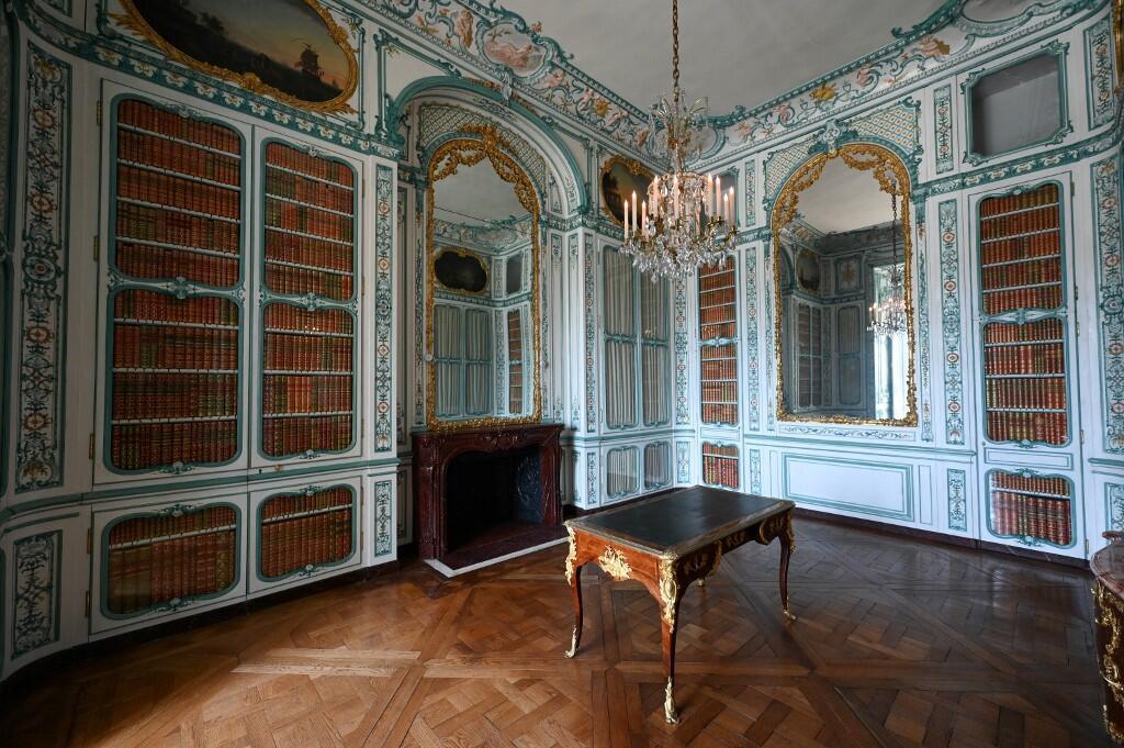 Versailles reopens room that saw birth of French democracy