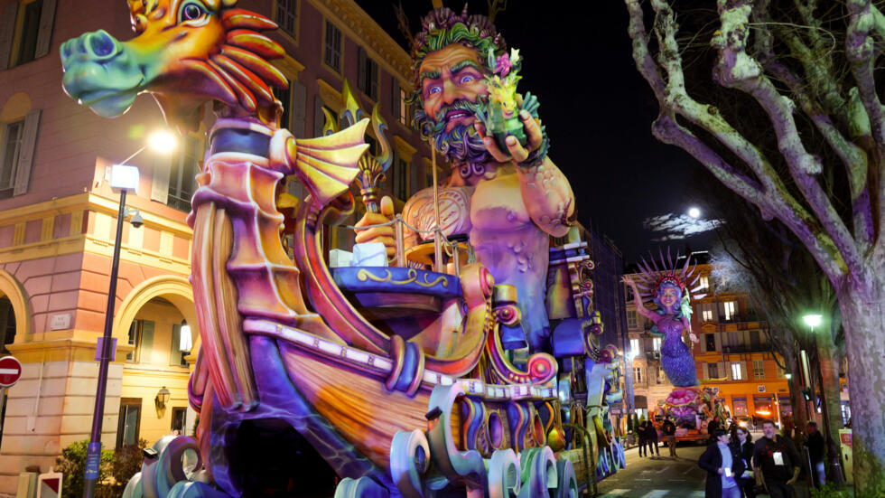 Edição de 2025 do carnaval de Nice marca "Ano do Mar", a poucos meses ...