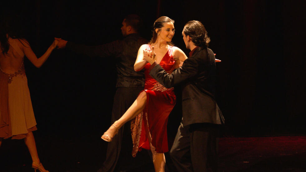 ‘Romeo y Julieta’, el amor trágico se lleva al tango - Crónica Cultural