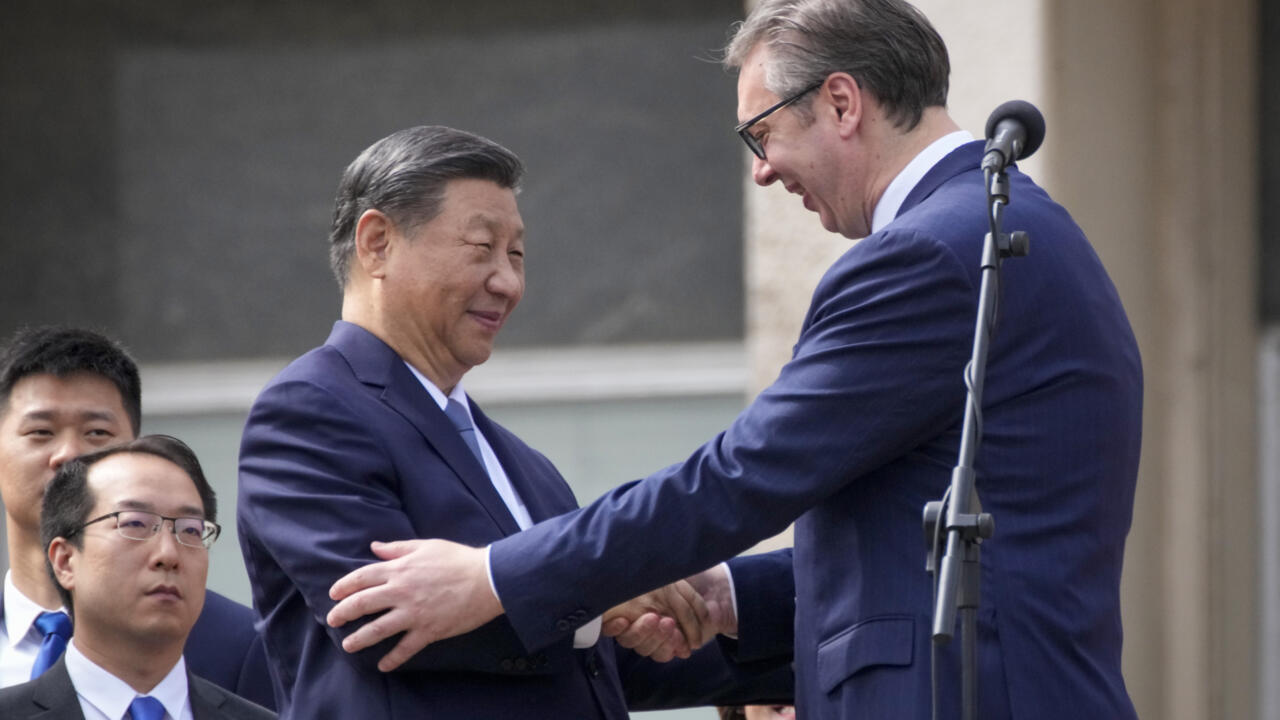 À la Une: «Frère Xi» en Serbie, l’atout chinois du régime Vučić