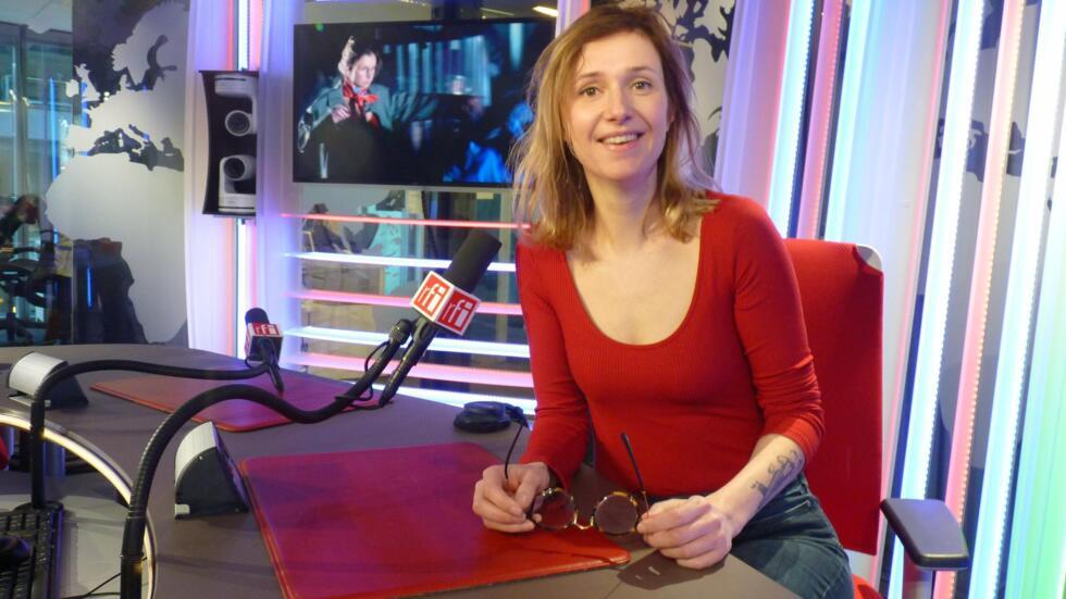 La actriz francesa Julie Roux, protagonista del espectáculo Maradona ...