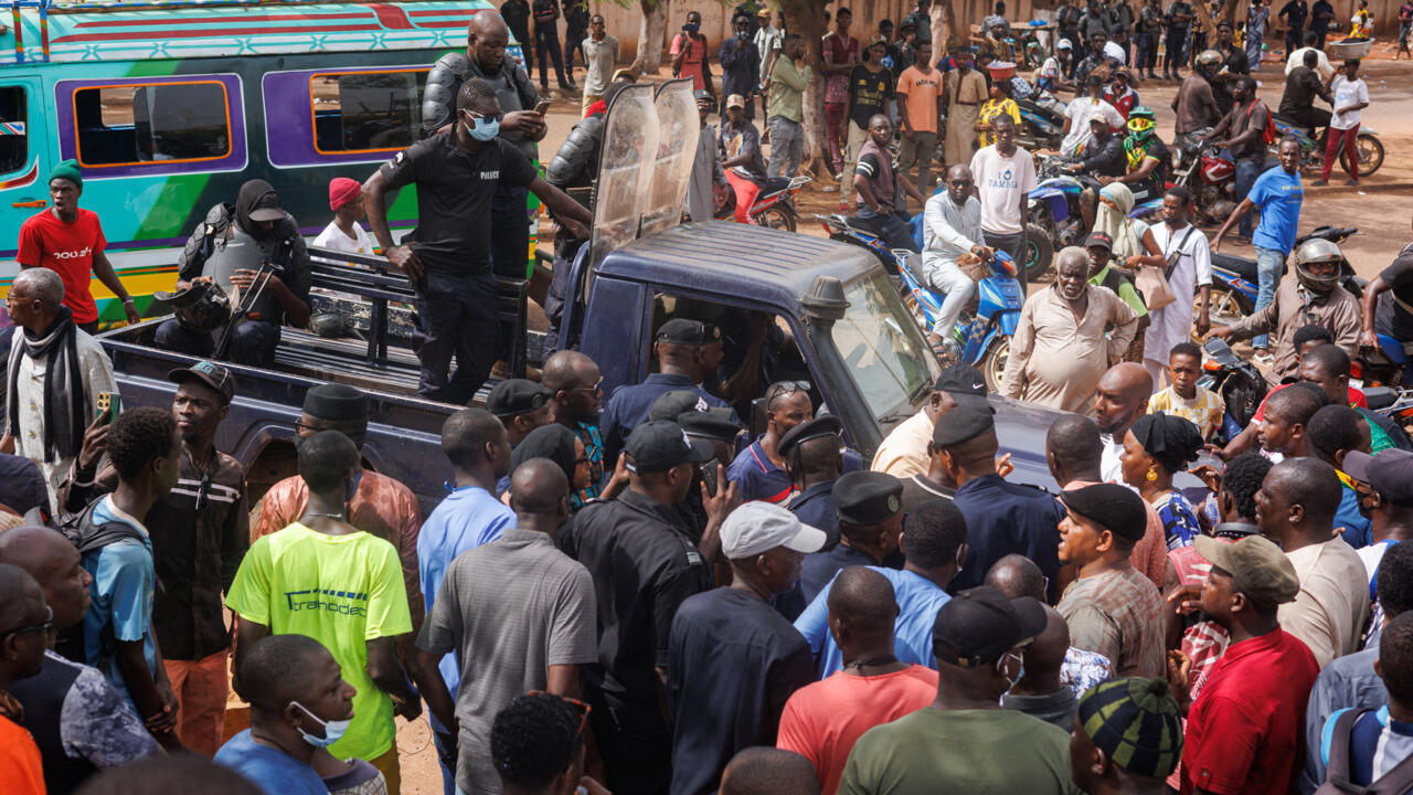 Mali: des membres du CNT en appellent à la violence pour défendre la ...