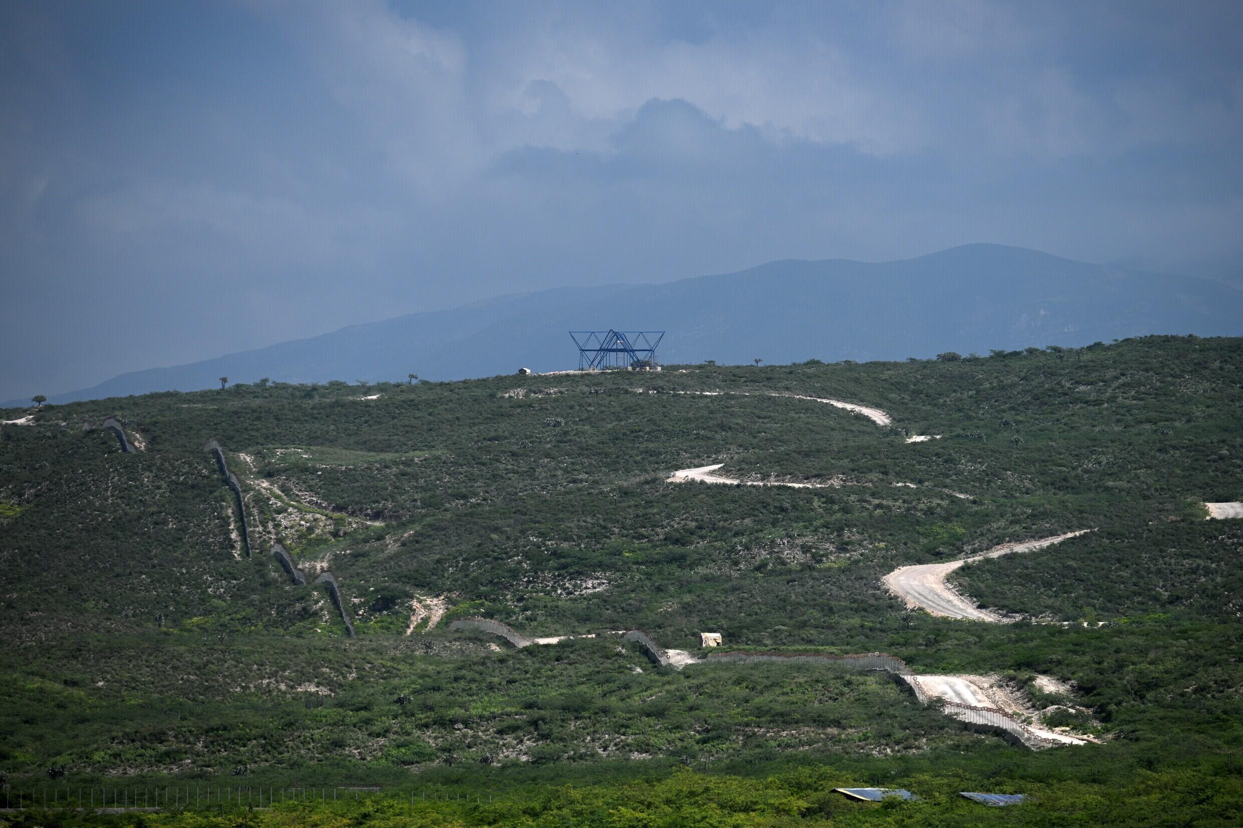 Anti-Haitian wall: Dominican president's reelection trump card