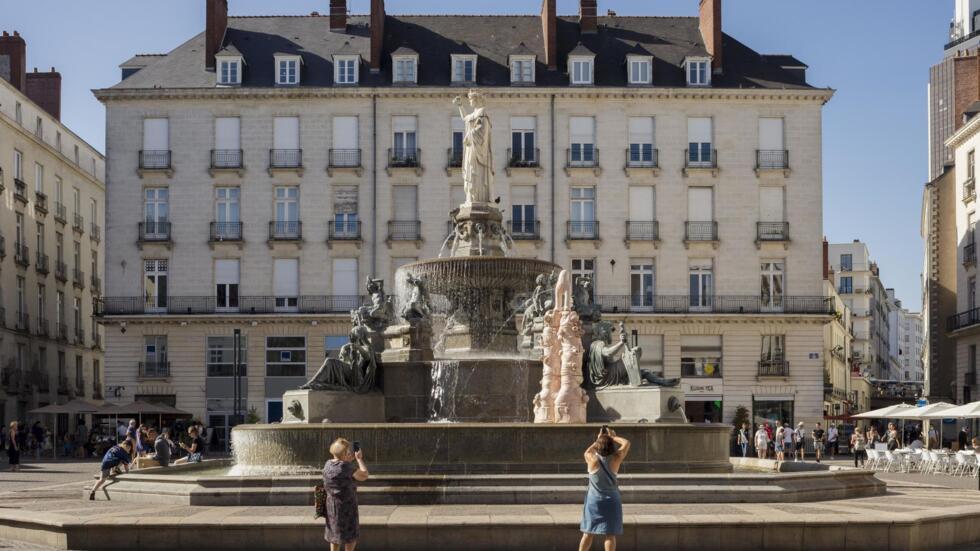 9e édition de «Voyage à Nantes» où la sculpture «fontaine» fait parler ...