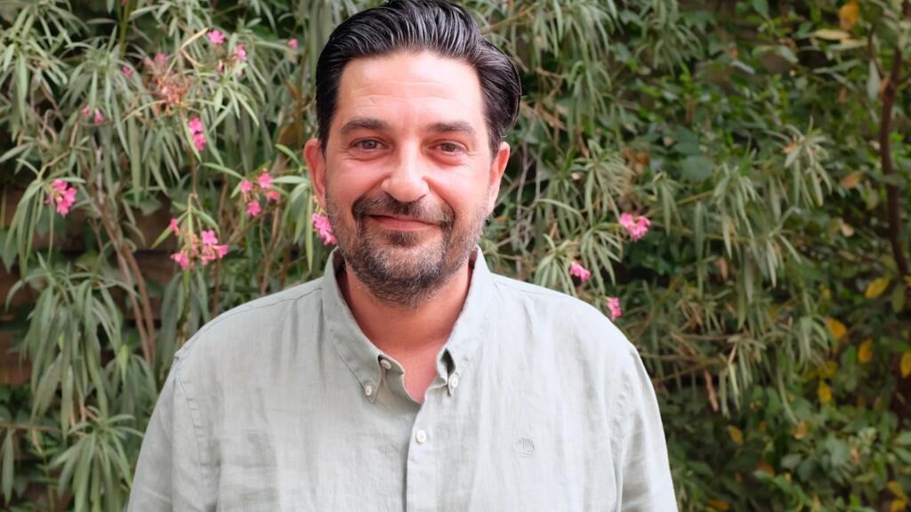 Avignon 2025: «La Distance», le «marswalk» de Tiago Rodrigues - RFI