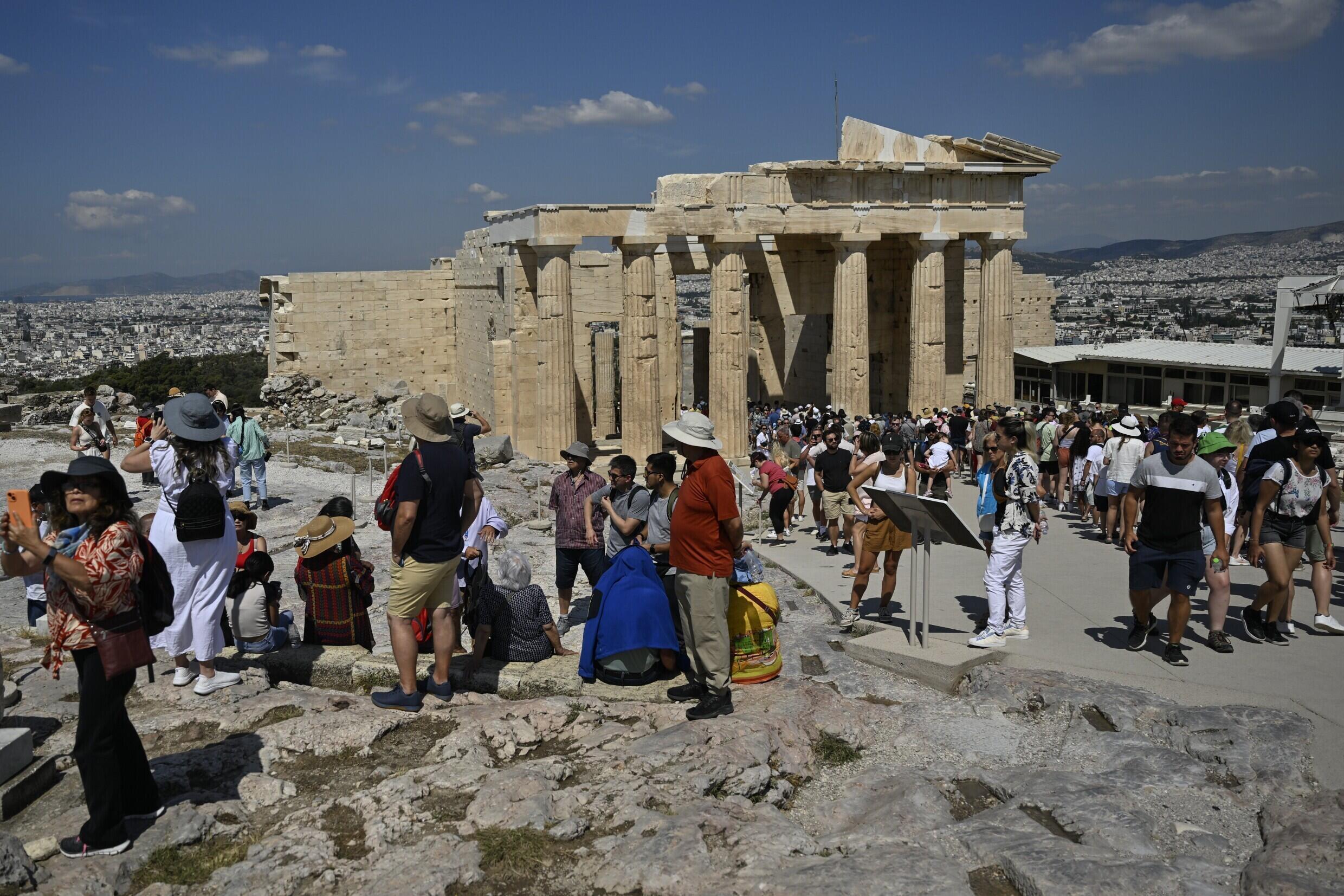 La Acrópolis de Atenas, víctima de su éxito turístico