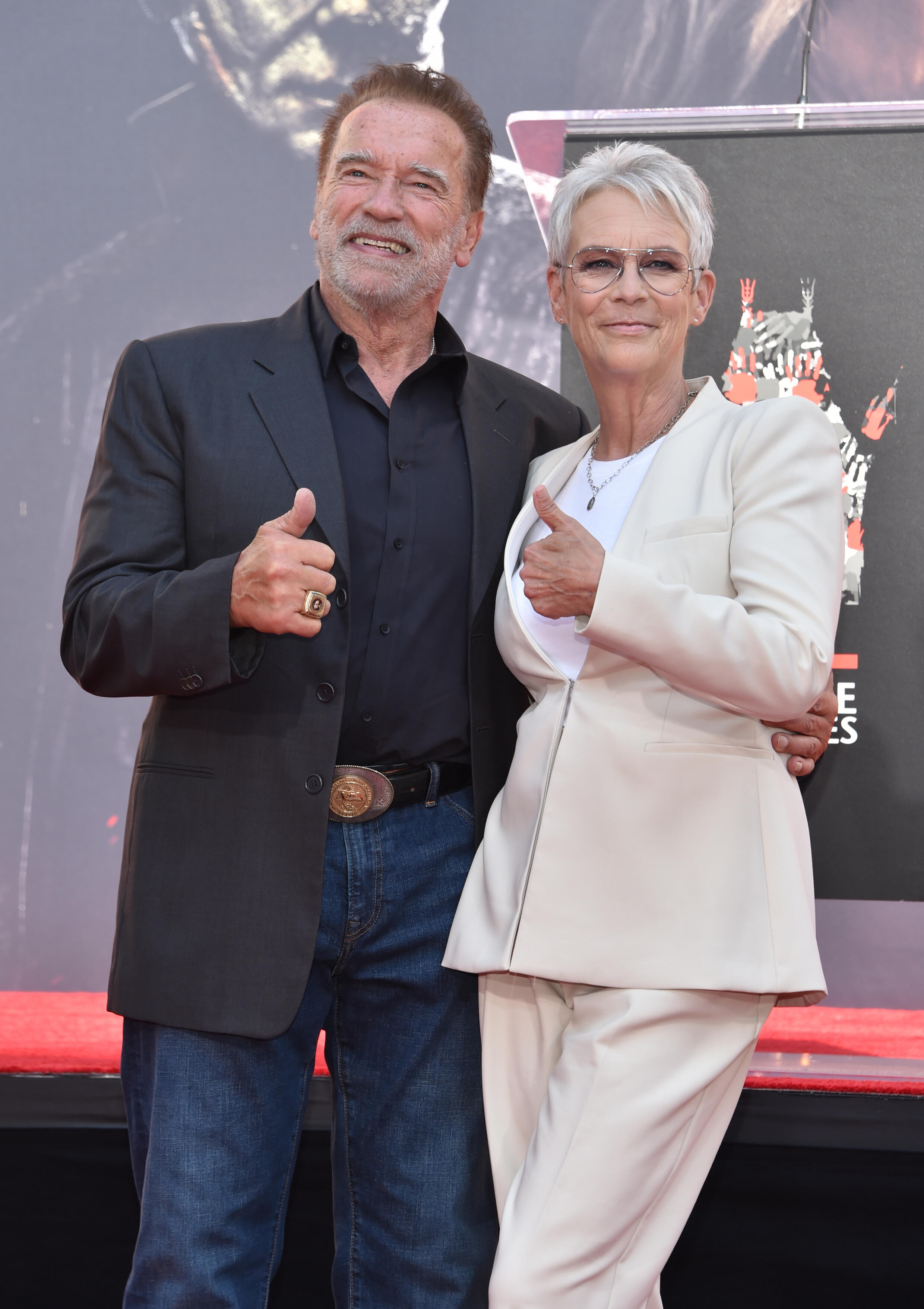 After 40+ years in showbiz, Jamie Lee Curtis strikes Oscars gold