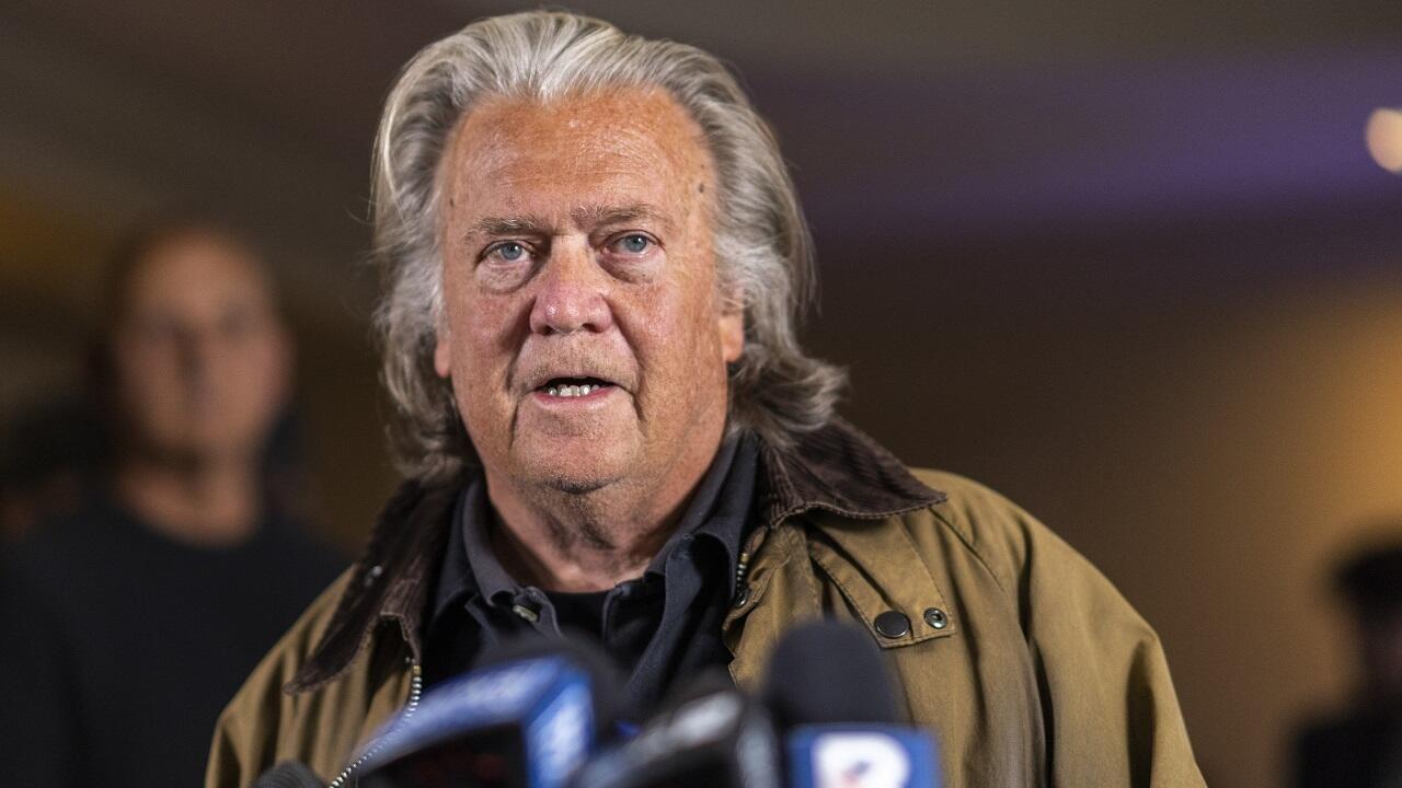 Présidentielle américaine: à peine sorti de prison, Steve Bannon se ...
