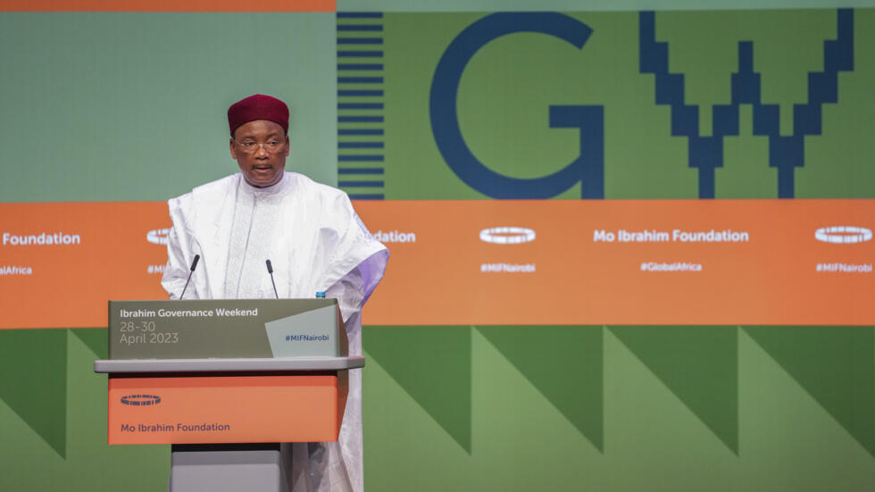 L'ancien président nigérien Mahamadou Issoufou reçoit le prix Ibrahim 2020
