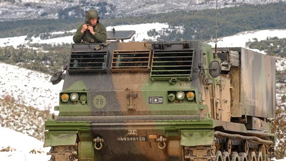 France: un LRU sur les Champs-Elysées pour le 14 juillet - Lignes de ...