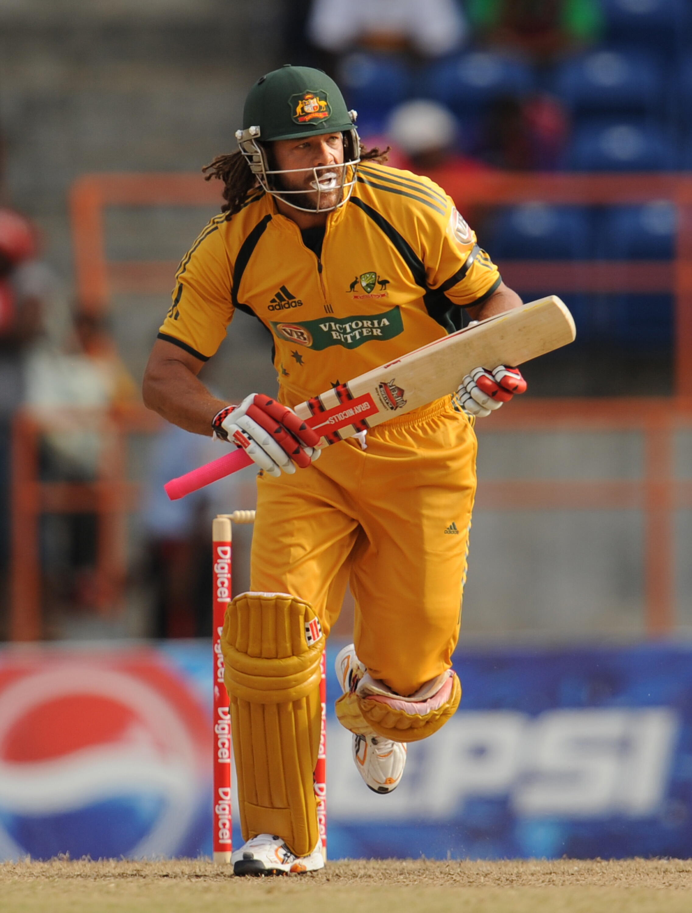 Flamboyant Australia cricketer Andrew Symonds dies in car crash