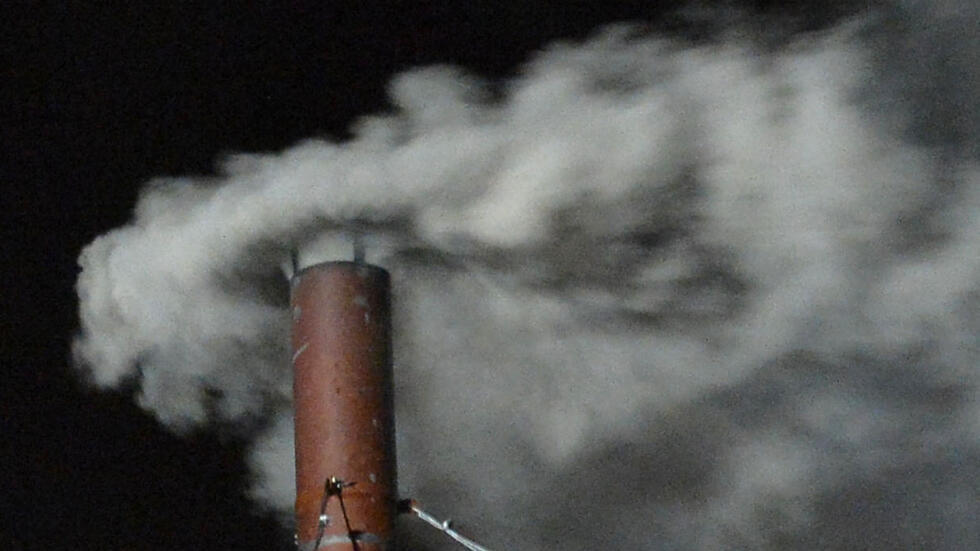 Les fumées noire et blanche (ou grise) du conclave: quelle chimie dans ...