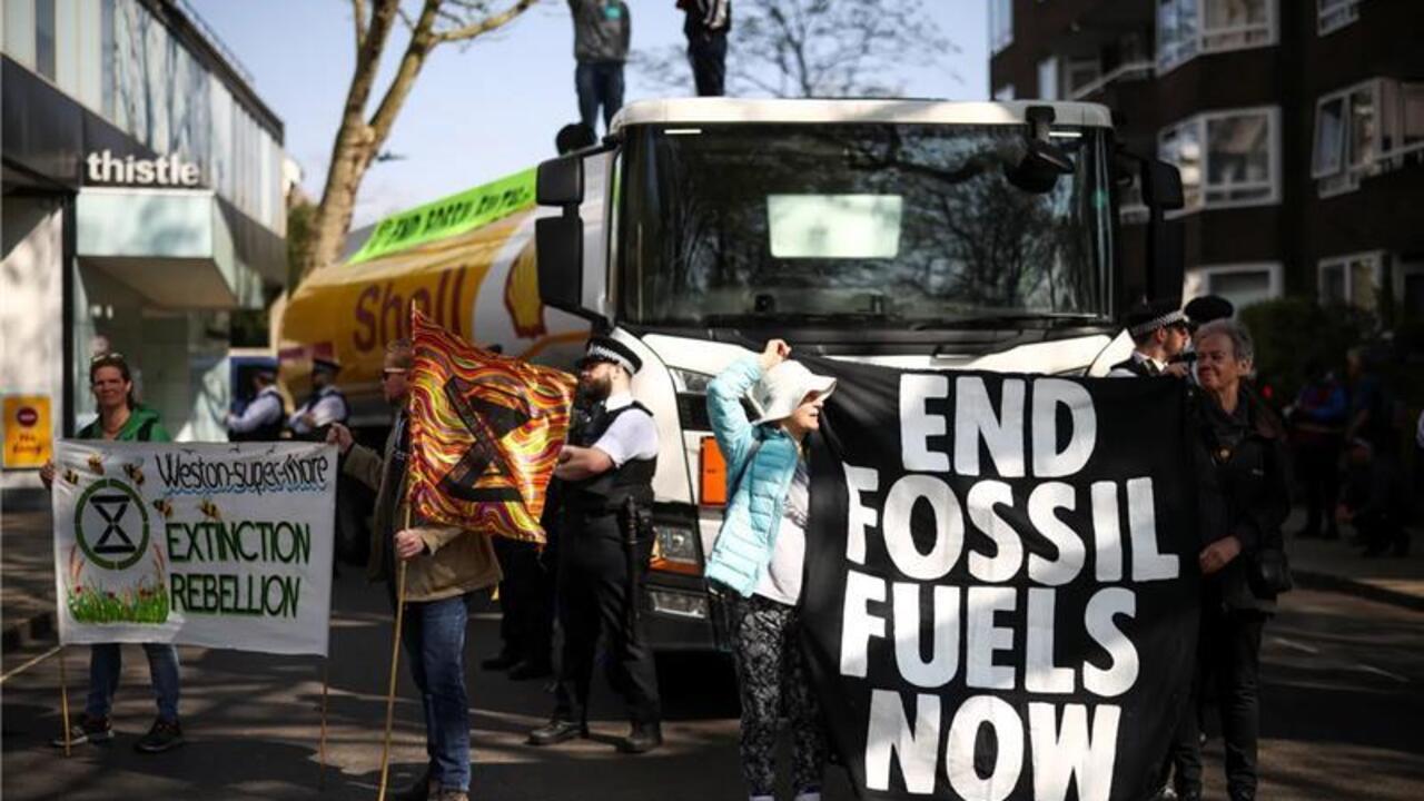 Top banks continue funding fossil fuels despite green promises