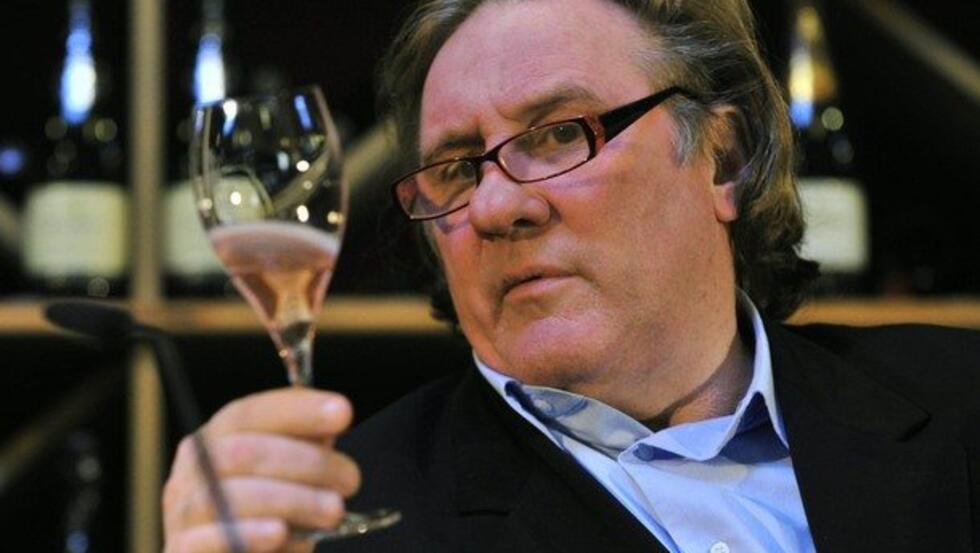 Gérard Depardieu abre mão da cidadania francesa para fugir dos impostos