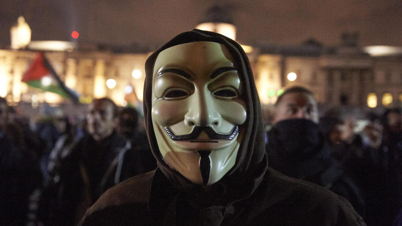 Les Anonymous de Londres célèbrent la nuit du «bonfire»
