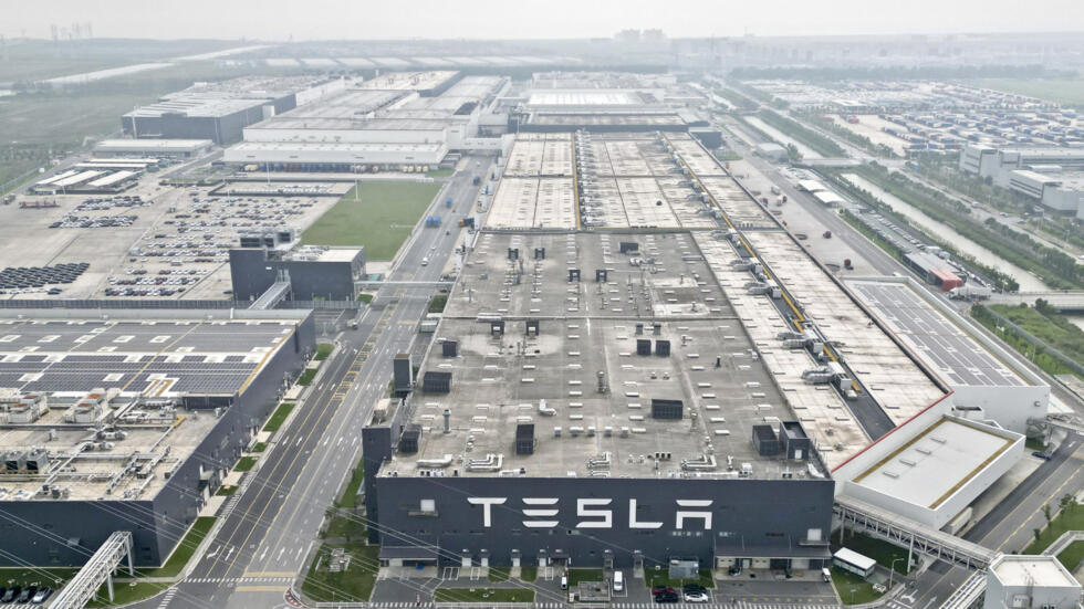 Chine: Tesla inaugure une gigantesque usine de batteries à Shanghai