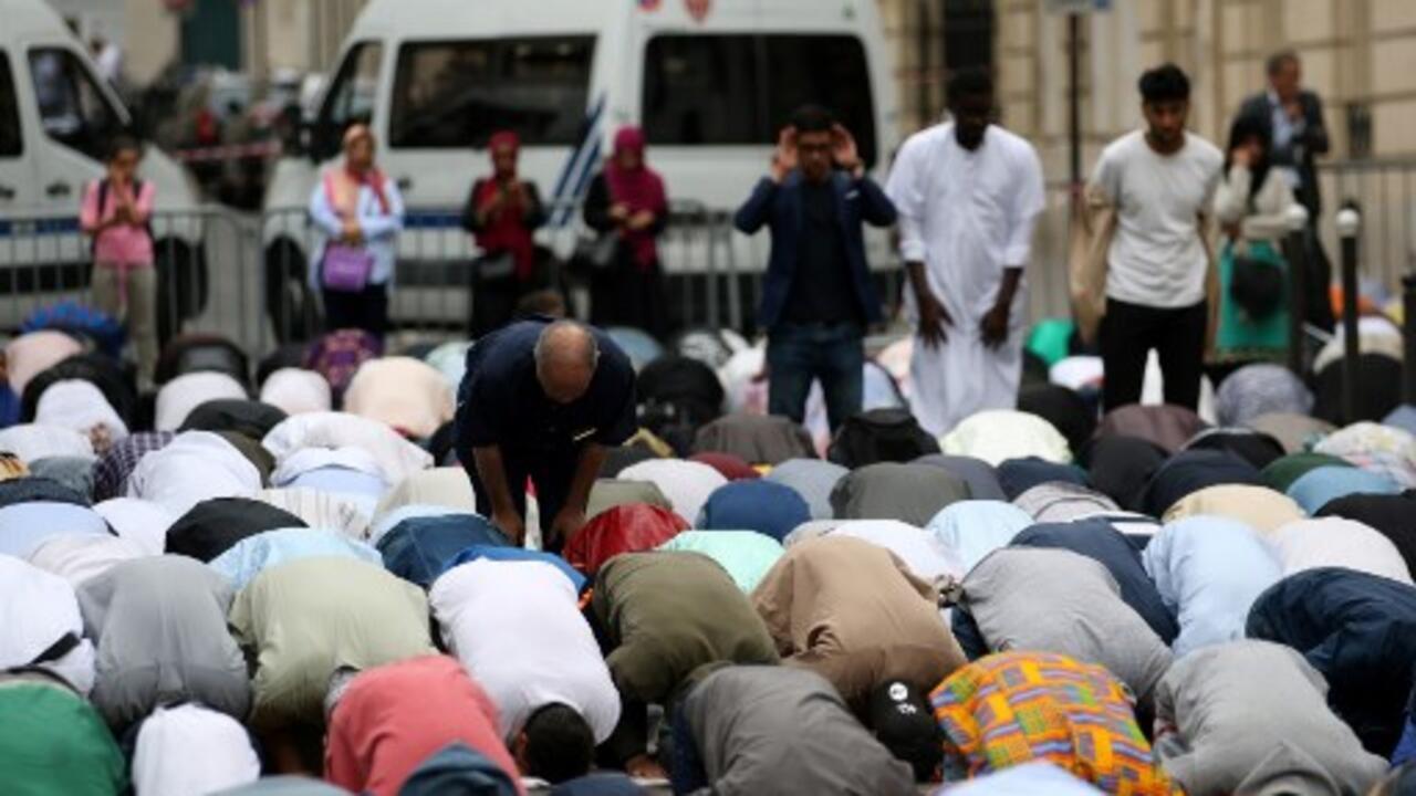 Muslims in France prepare for muted Ramadan under coronavirus lockdown