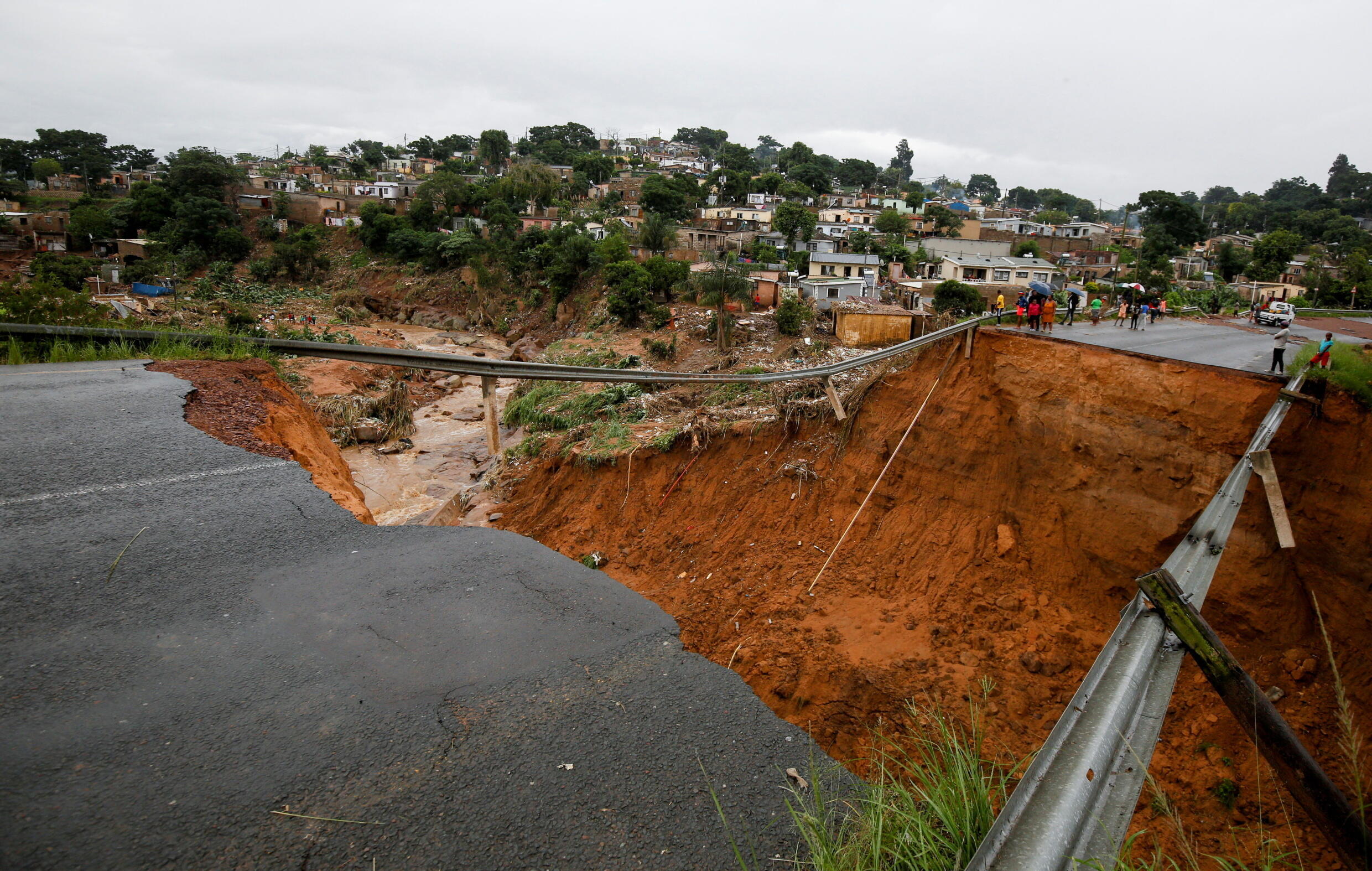 South Africans seek shelter after hundreds killed in catastrophic floods