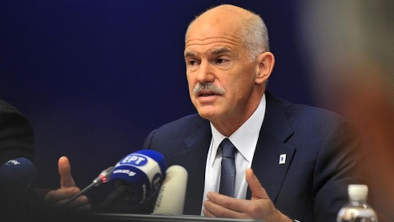 Papandreu, al borde del precipicio