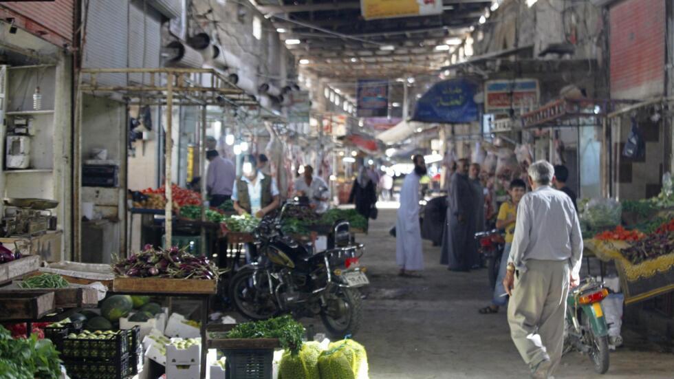 Conflict-torn Syria faces food shortages - World news explained