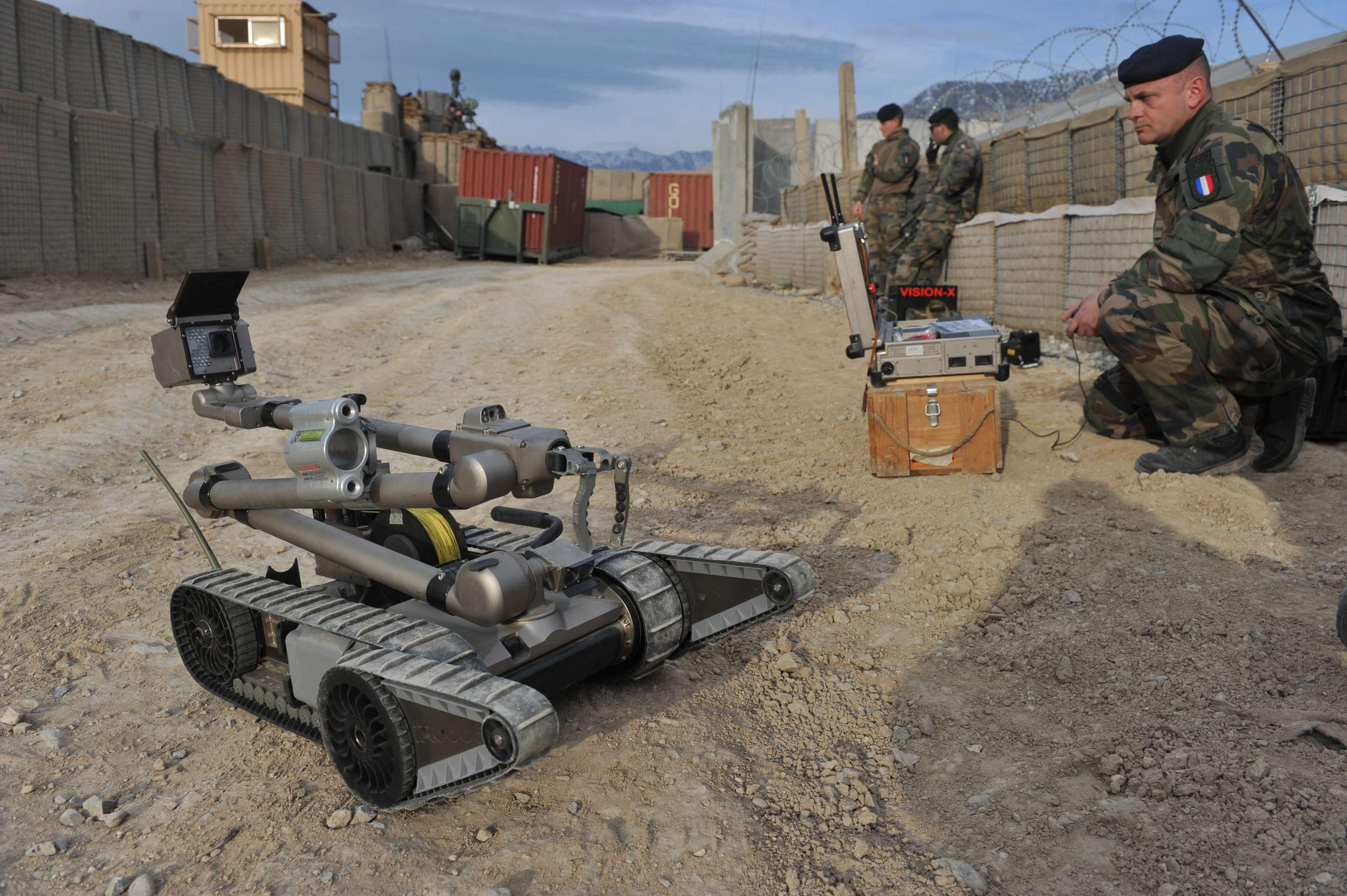 La France développe des robots armés - Lignes de défense