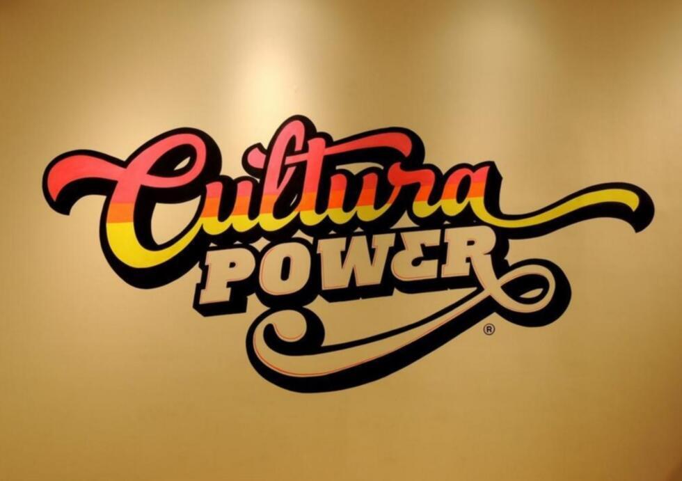 El muralista peruano Elliot Tupac expone en la Quincena de Perú en ...