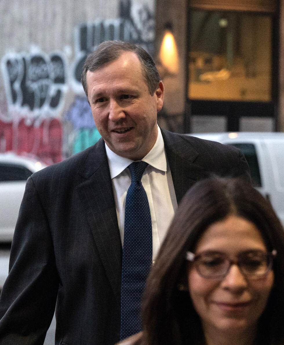 Elon Musk takes stand in Tesla tweet fraud trial