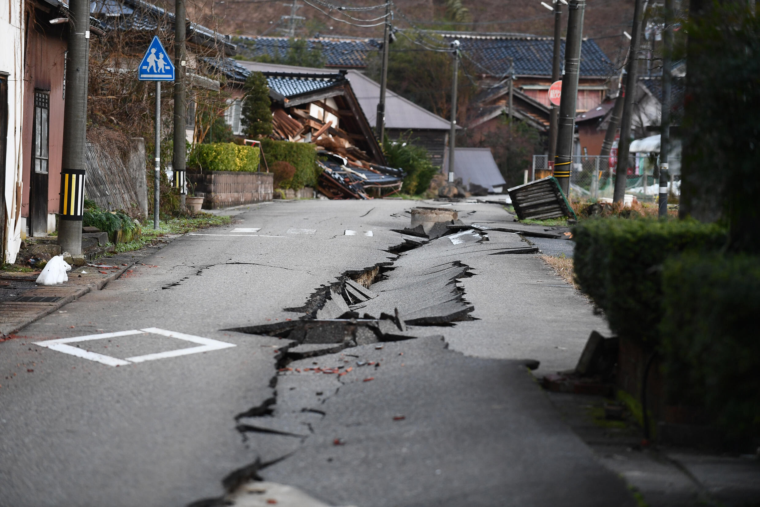 Japan quake death toll rises to 94 with 222 missing
