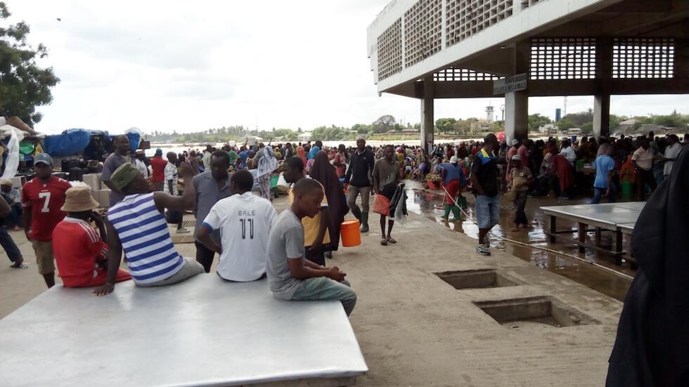 Biashara ya samaki yadorora katika soko la Kimataifa la Ferry Jijini ...
