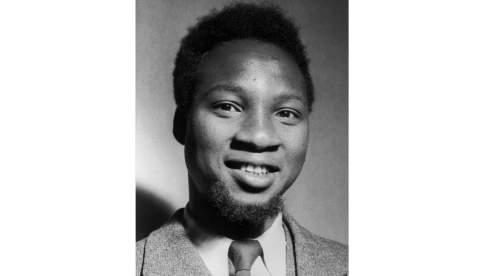 «Le Regard du roi»: quand Camara Laye s’inspire de Kafka - Chemins d ...