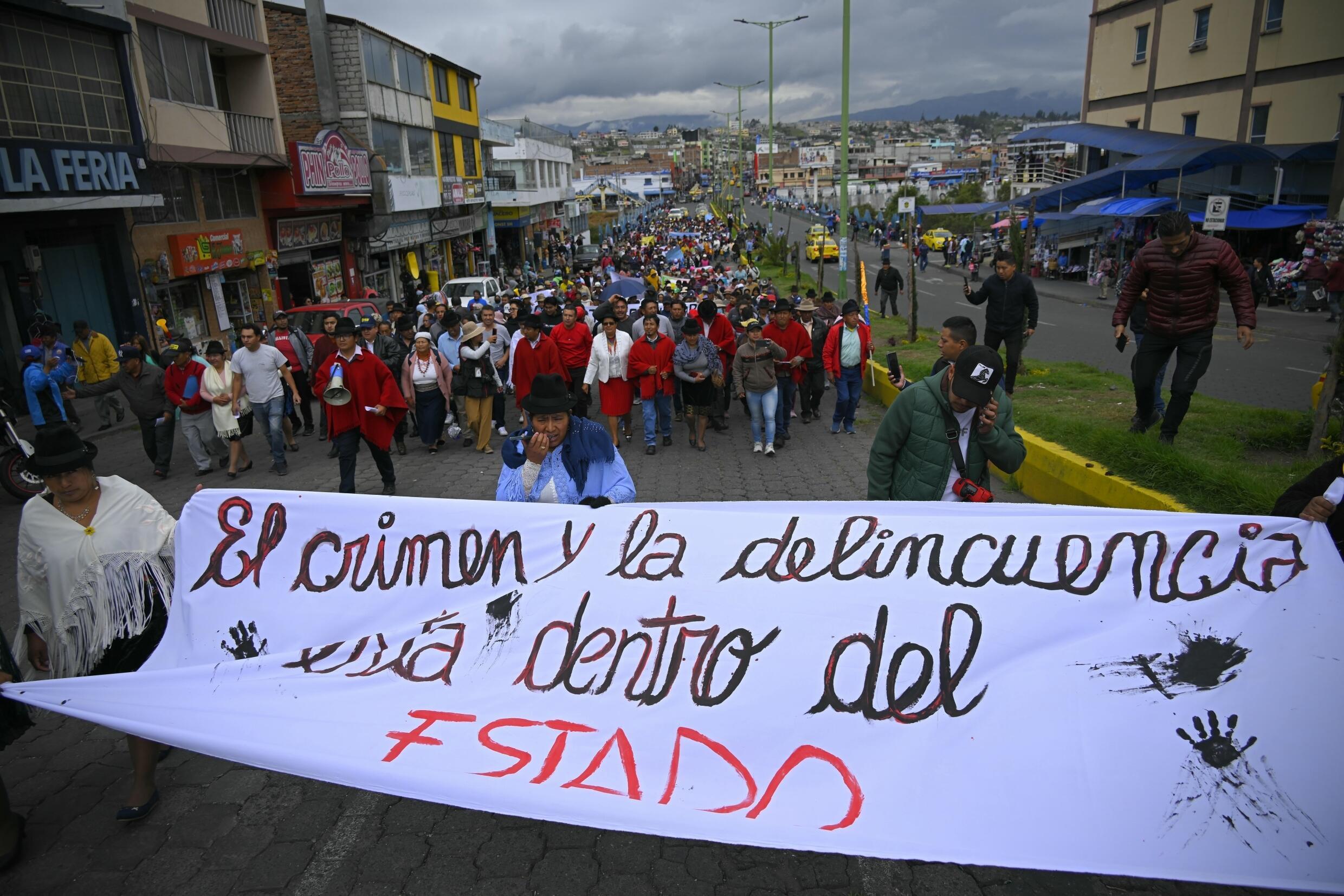Indígenas y campesinos protestan contra la violencia narco de Ecuador