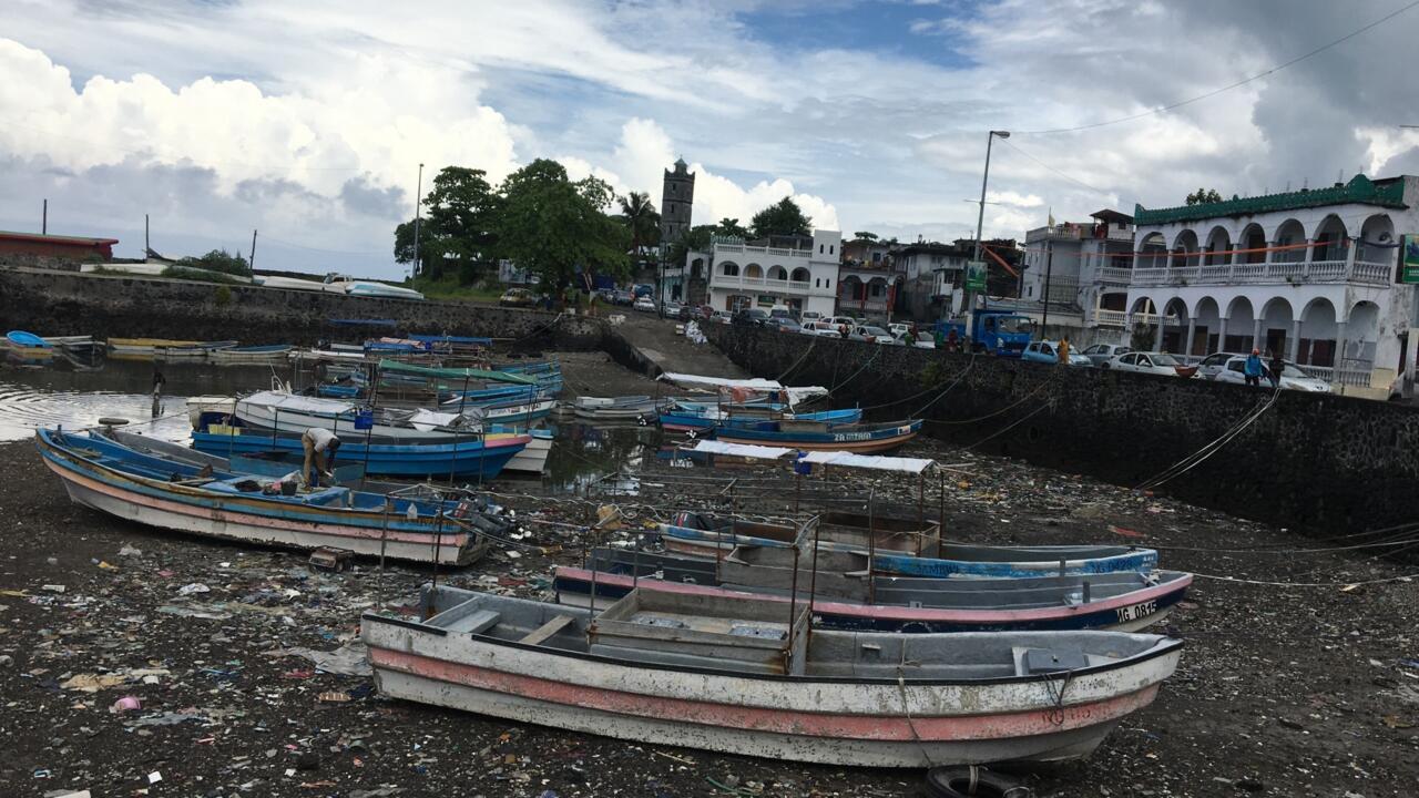 Comores: raréfaction des poissons au Café du port - Reportage Afrique