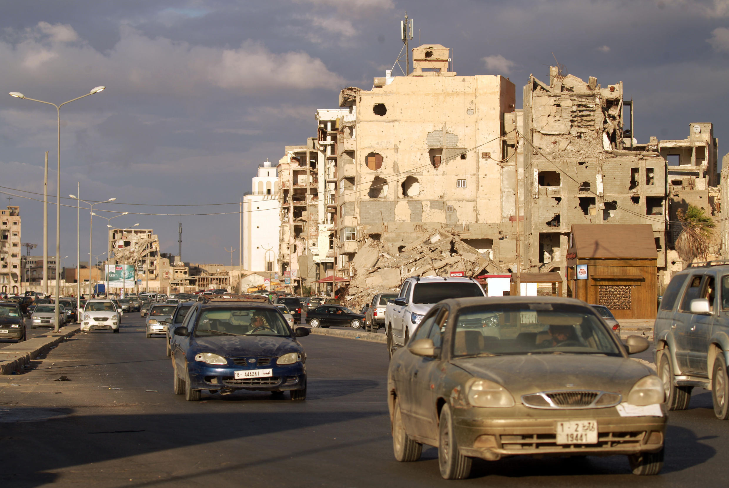 Libye: le centre-ville de Benghazi a subi «une destruction irréversible ...