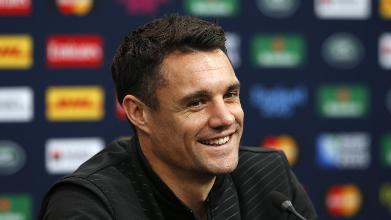 Dan Carter begins life in France with victory