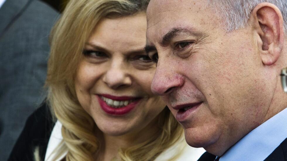 Israël: la femme de Benyamin Netanyahu bientôt mise en examen