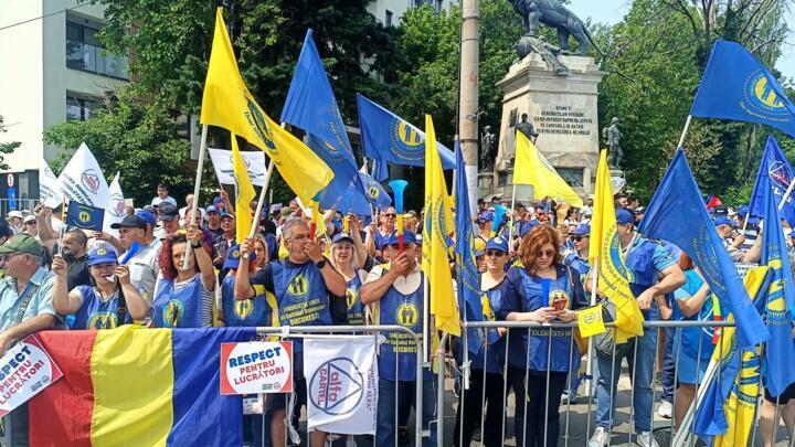 Protest în Piaţa Victoriei al salariaţilor din APIA, AFIR şi MIPE faţă ...
