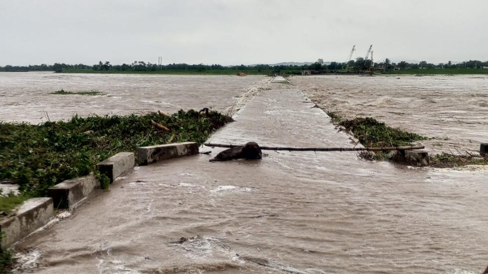 One dead as typhoon Doksuri batters Philippines