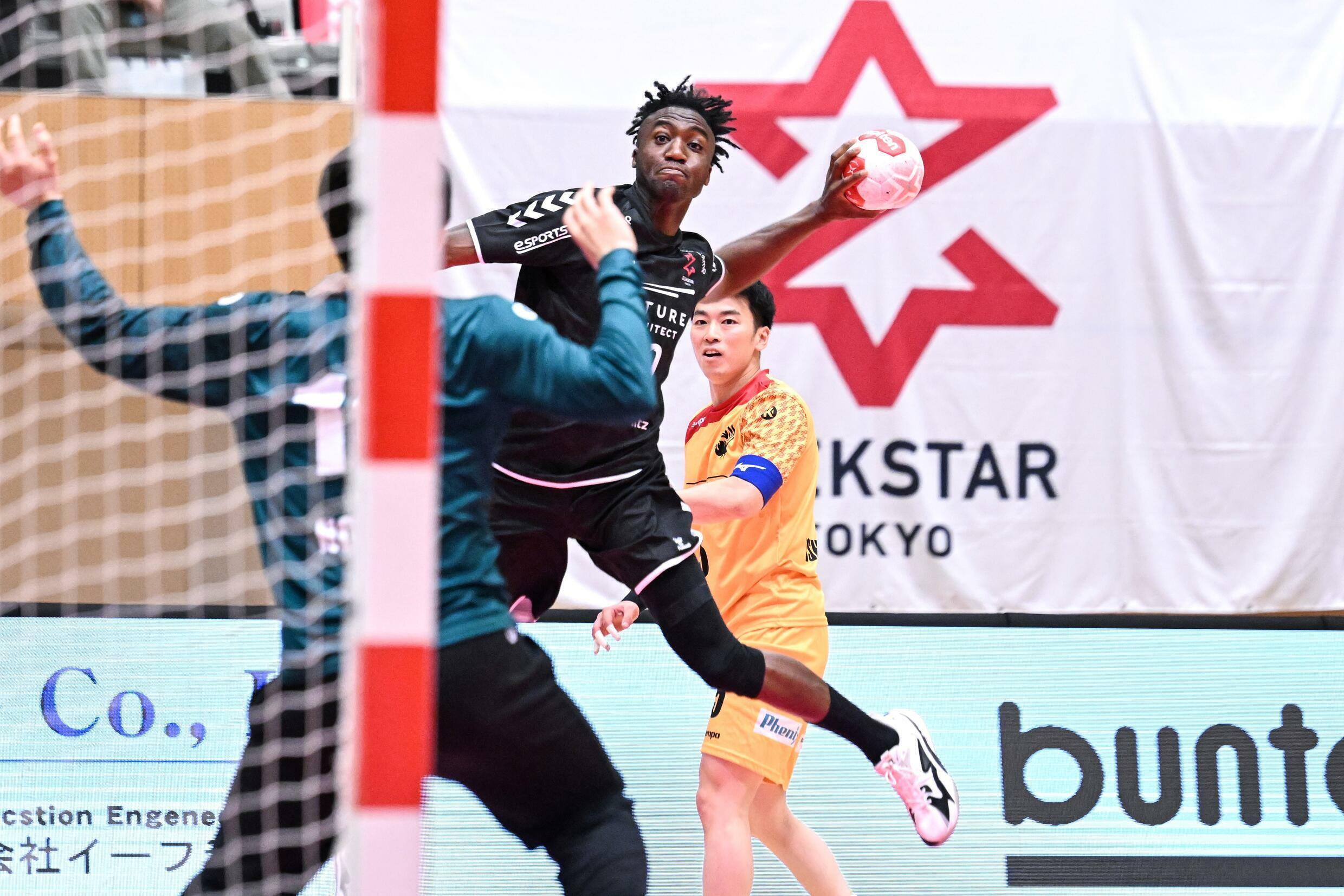 Hand: Luc Abalo au Japon pour "apporter son expérience"